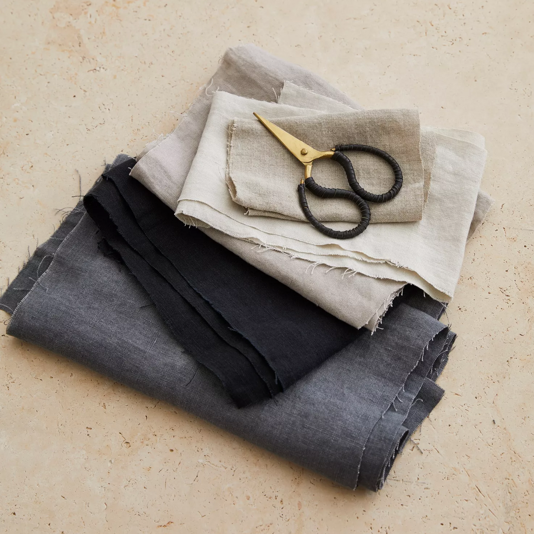 FREE Sample – Curtain Club