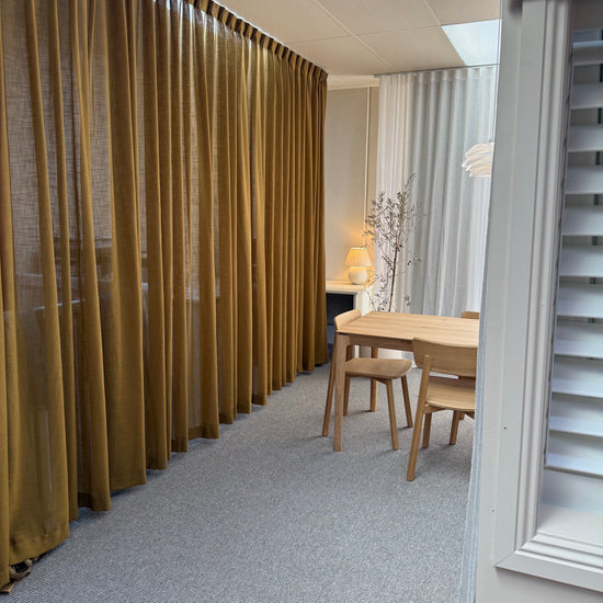 Curtain Club